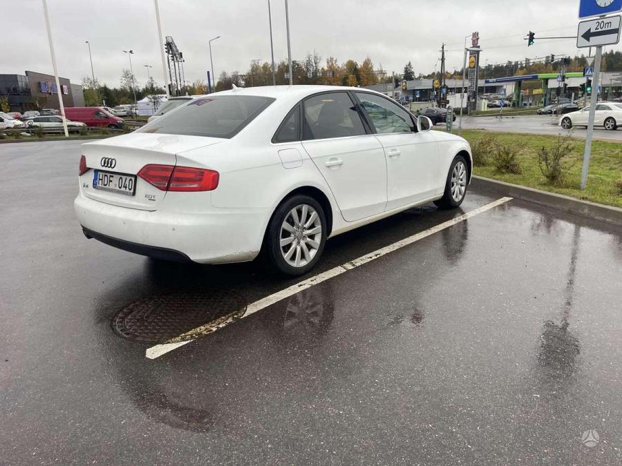 White Audi A4 2009 in Vilnius, with an engine capacity of 2.00 L and mileage of 250 thousand km for 3700 €, photo 4 on AUTOMOTO.COM.LV