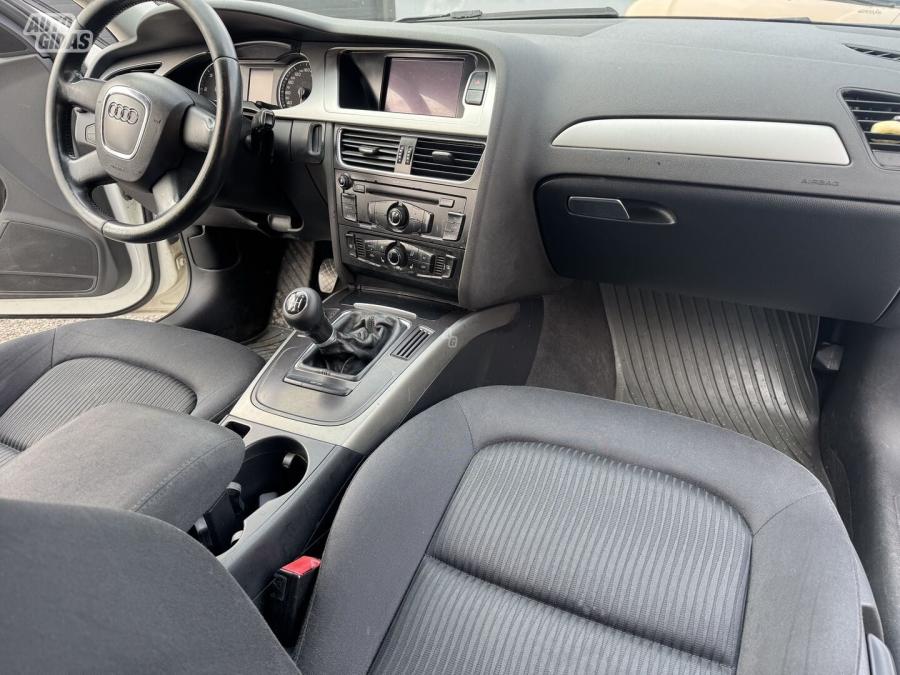 Balts Audi A4 2009 Alīta, ar dzinēja tilpumu 2.00 L un nobraukumu 309 tūkst. km par 5950 €, foto 12 vietnē AUTOMOTO.COM.LV