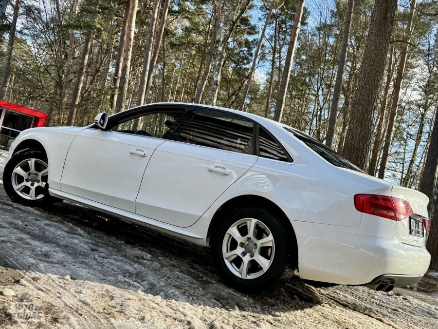 Balts Audi A4 2009 Alīta, ar dzinēja tilpumu 2.00 L un nobraukumu 309 tūkst. km par 5950 €, foto 13 vietnē AUTOMOTO.COM.LV