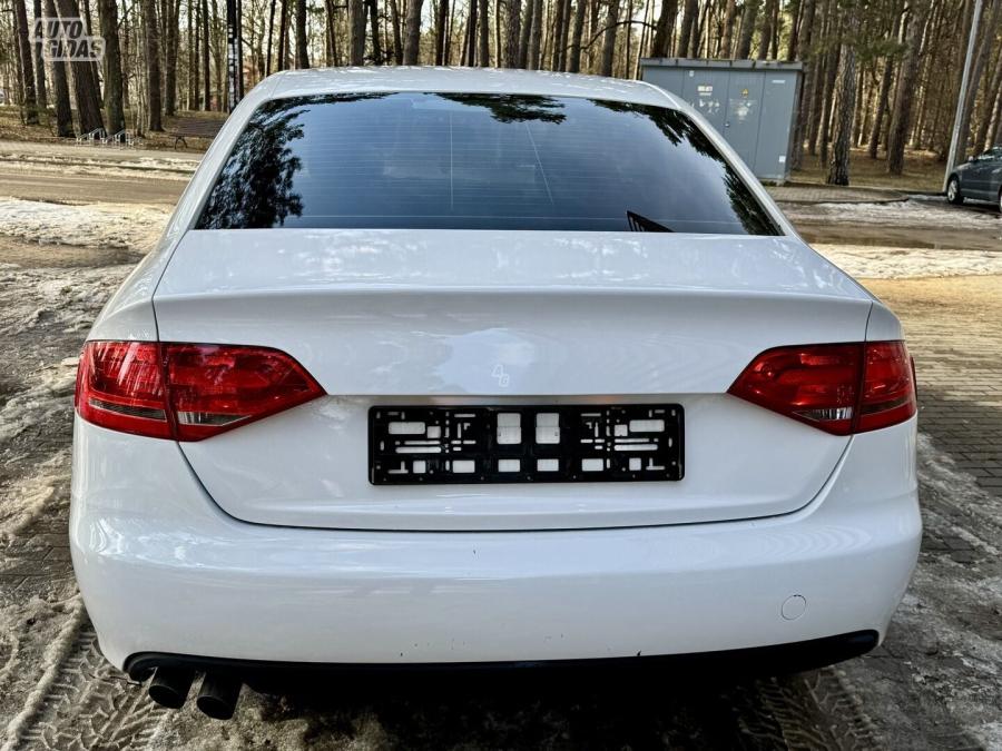 Balts Audi A4 2009 Alīta, ar dzinēja tilpumu 2.00 L un nobraukumu 309 tūkst. km par 5950 €, foto 18 vietnē AUTOMOTO.COM.LV