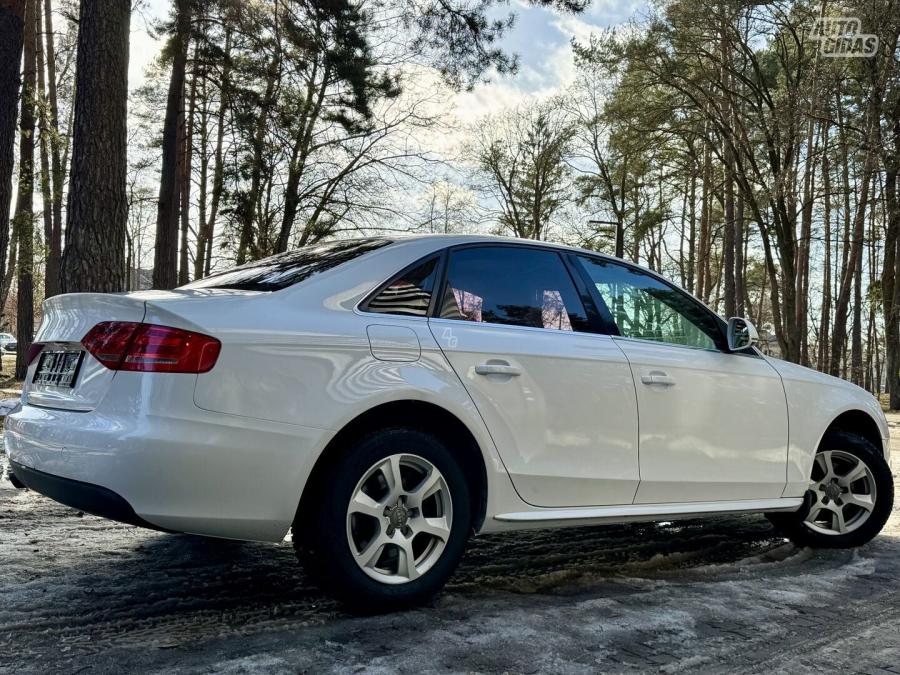 Balts Audi A4 2009 Alīta, ar dzinēja tilpumu 2.00 L un nobraukumu 309 tūkst. km par 5950 €, foto 27 vietnē AUTOMOTO.COM.LV