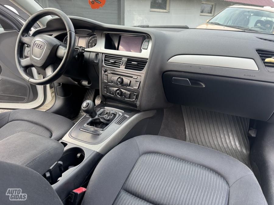 Balts Audi A4 2009 Alīta, ar dzinēja tilpumu 2.00 L un nobraukumu 309 tūkst. km par 5950 €, foto 28 vietnē AUTOMOTO.COM.LV