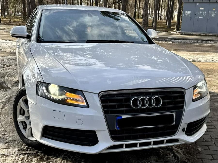 Balts Audi A4 2009 Alīta, ar dzinēja tilpumu 2.00 L un nobraukumu 309 tūkst. km par 5950 €, foto 30 vietnē AUTOMOTO.COM.LV
