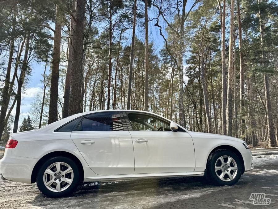 Balts Audi A4 2009 Alīta, ar dzinēja tilpumu 2.00 L un nobraukumu 309 tūkst. km par 5550 €, foto 5 vietnē AUTOMOTO.COM.LV