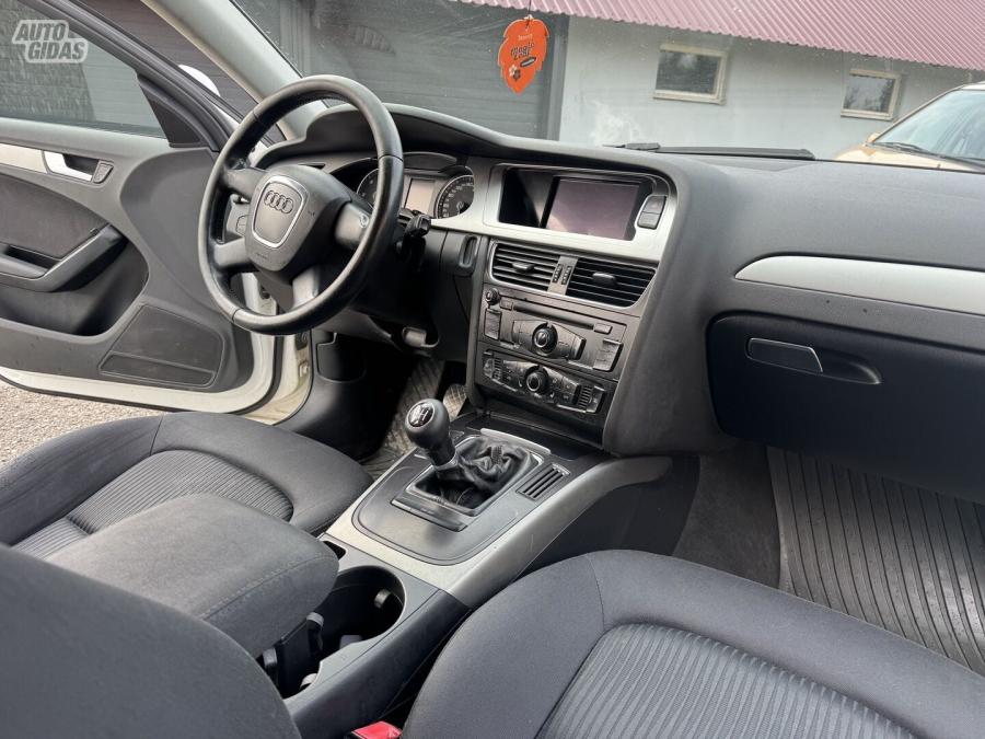 Balts Audi A4 2009 Alīta, ar dzinēja tilpumu 2.00 L un nobraukumu 309 tūkst. km par 5550 €, foto 30 vietnē AUTOMOTO.COM.LV