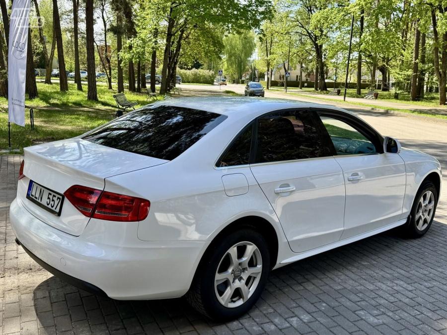 White Audi A4 2009 in Alytus, with an engine capacity of 2.00 L and mileage of 309 thousand km for 5450 €, photo 5 on AUTOMOTO.COM.LV