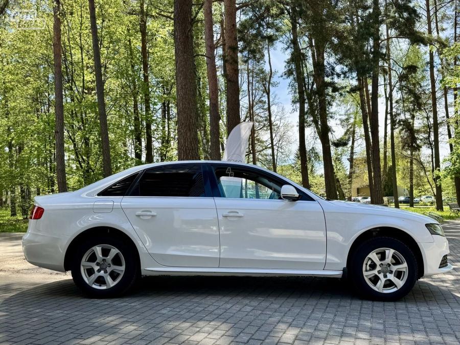 White Audi A4 2009 in Alytus, with an engine capacity of 2.00 L and mileage of 309 thousand km for 5450 €, photo 23 on AUTOMOTO.COM.LV