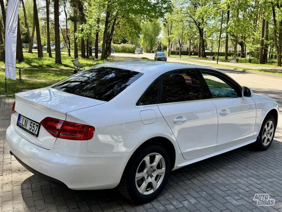 Balts Audi A4 2009 Alīta, ar dzinēja tilpumu 2.00 L un nobraukumu 301 tūkst. km par 5250 €, foto 4 vietnē AUTOMOTO.COM.LV