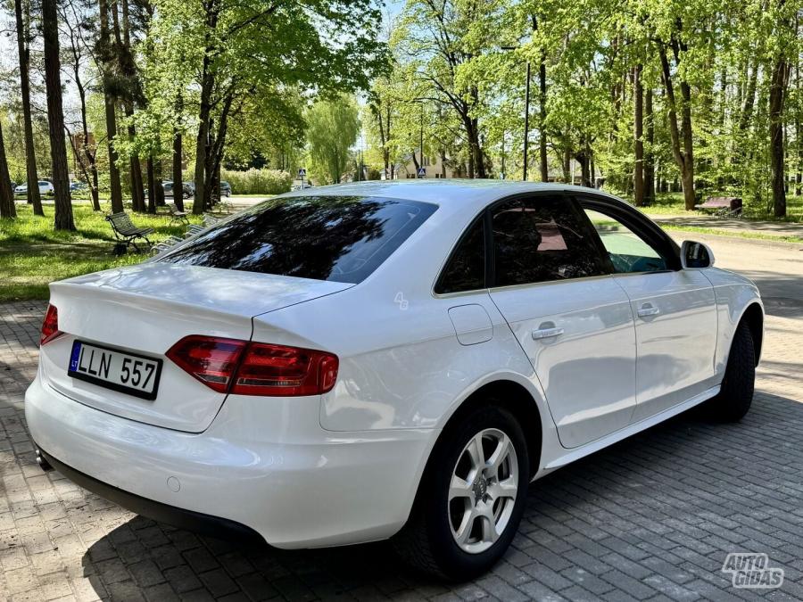White Audi A4 2009 in Alytus, with an engine capacity of 2.00 L and mileage of 301 thousand km for 5499 €, photo 23 on AUTOMOTO.COM.LV