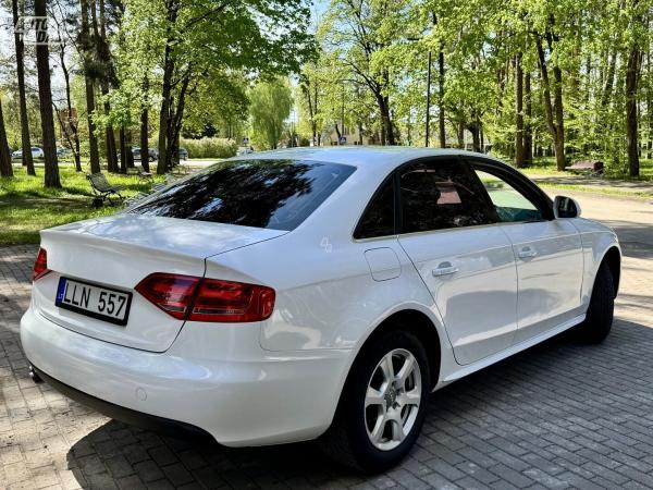 Белый Ауди А4 2009 в Алитус, объемом двигателя 2.00 л и пробегом 302 тыс. км за 5199 €, фото 2 на AUTOMOTO.COM.LV