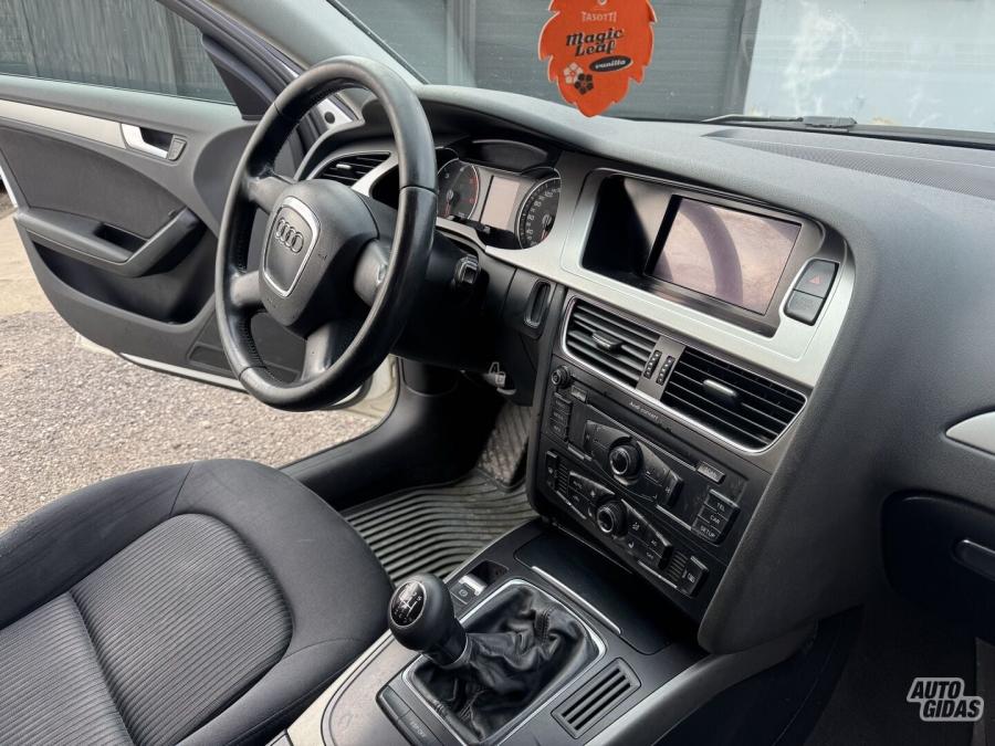 White Audi A4 2009 in Alytus, with an engine capacity of 2.00 L and mileage of 302 thousand km for 5199 €, photo 32 on AUTOMOTO.COM.LV