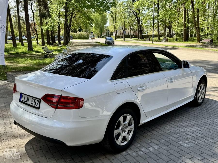 Balts Audi A4 2009 Alīta, ar dzinēja tilpumu 2.00 L un nobraukumu 301 tūkst. km par 4799 €, foto 33 vietnē AUTOMOTO.COM.LV
