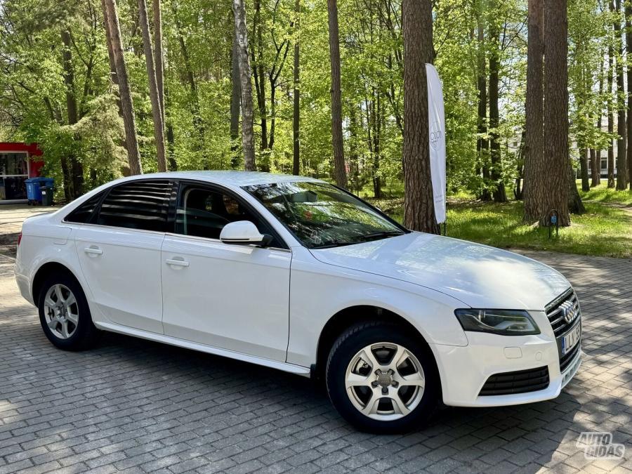 White Audi A4 2009 in Alytus, with an engine capacity of 2.00 L and mileage of 301 thousand km for 4599 €, photo 12 on AUTOMOTO.COM.LV