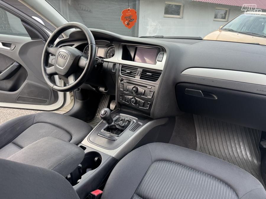 White Audi A4 2009 in Alytus, with an engine capacity of 2.00 L and mileage of 301 thousand km for 4399 €, photo 35 on AUTOMOTO.COM.LV