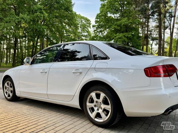 Balts Audi A4 2009 Alīta, ar dzinēja tilpumu 2.70 L un nobraukumu 301 tūkst. km par 6250 €, foto 4 vietnē AUTOMOTO.COM.LV