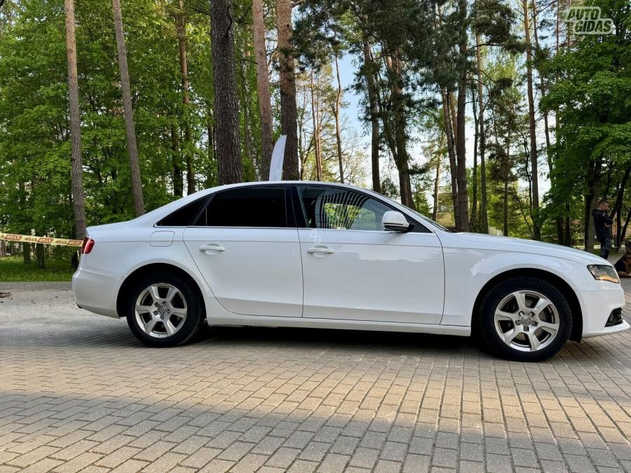 Balts Audi A4 2009 Alīta, ar dzinēja tilpumu 2.70 L un nobraukumu 301 tūkst. km par 6250 €, foto 23 vietnē AUTOMOTO.COM.LV