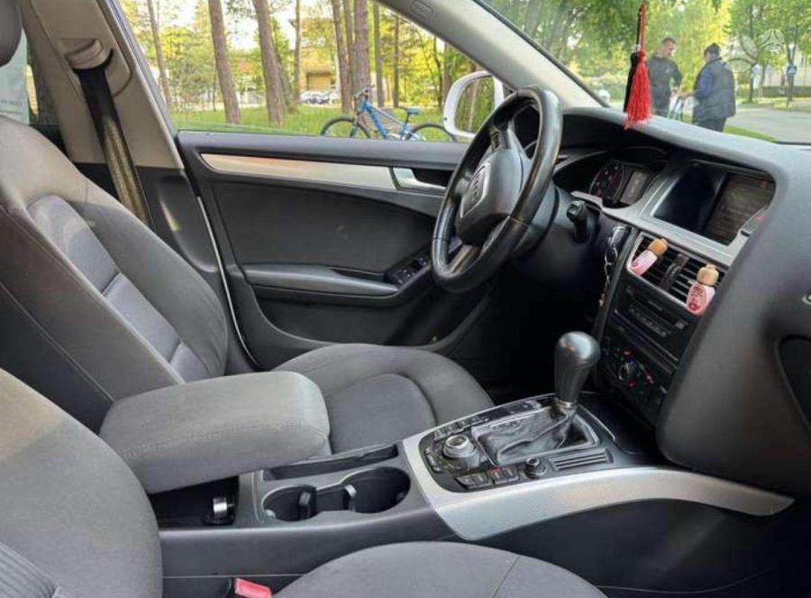 Balts Audi A4 2009 Alīta, ar dzinēja tilpumu 2.70 L un nobraukumu 301 tūkst. km par 6250 €, foto 8 vietnē AUTOMOTO.COM.LV