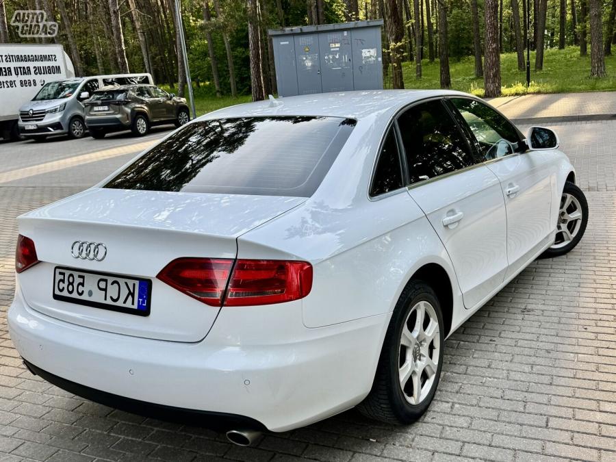 White Audi A4 2009 in Alytus, with an engine capacity of 2.70 L and mileage of 299 thousand km for 5850 €, photo 33 on AUTOMOTO.COM.LV