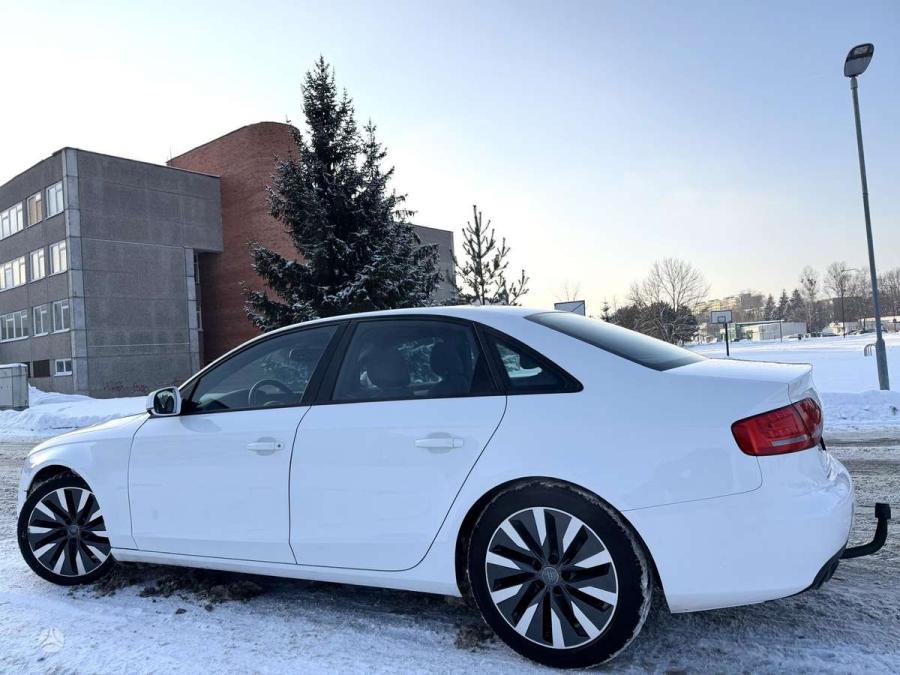 White Audi A4 2010 in Kaunas, with an engine capacity of 1.97 L and mileage of 341 thousand km for 5950 €, photo 11 on AUTOMOTO.COM.LV