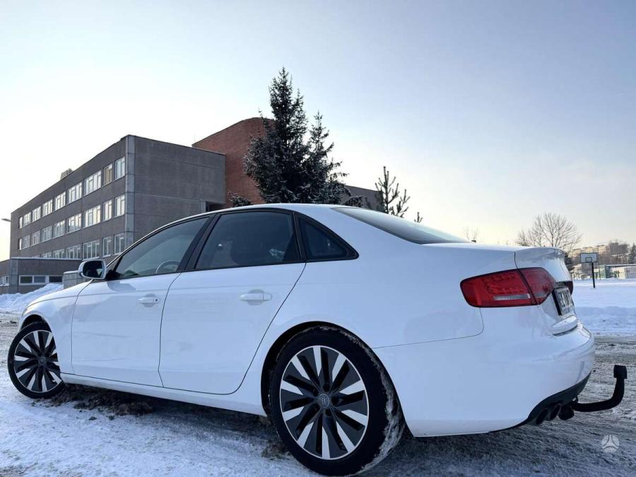 White Audi A4 2010 in Kaunas, with an engine capacity of 1.97 L and mileage of 341 thousand km for 5950 €, photo 18 on AUTOMOTO.COM.LV