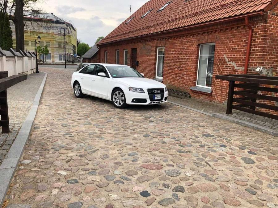 White Audi A4 2010 in Kaunas, with an engine capacity of 1.98 L and mileage of 222 thousand km for 2490 €, photo 2 on AUTOMOTO.COM.LV