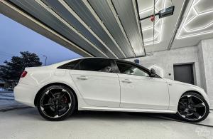 White Audi A4 2010 in Kaunas, with an engine capacity of 2.00 L and mileage of 380 thousand km for 6650 €, photo 9 on AUTOMOTO.COM.LV