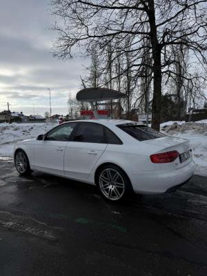 White Audi A4 2010 in Taurage, with an engine capacity of 1.97 L and mileage of 244 thousand km for 5350 €, photo 7 on AUTOMOTO.COM.LV