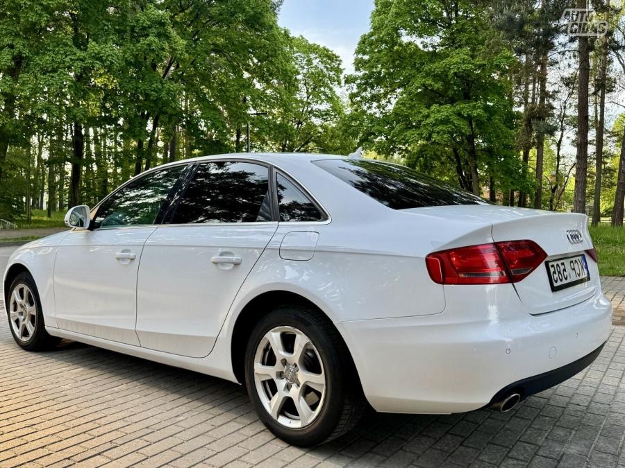 White Audi A4 2010 in Alytus, with an engine capacity of 2.70 L and mileage of 301 thousand km for 6850 €, photo 17 on AUTOMOTO.COM.LV