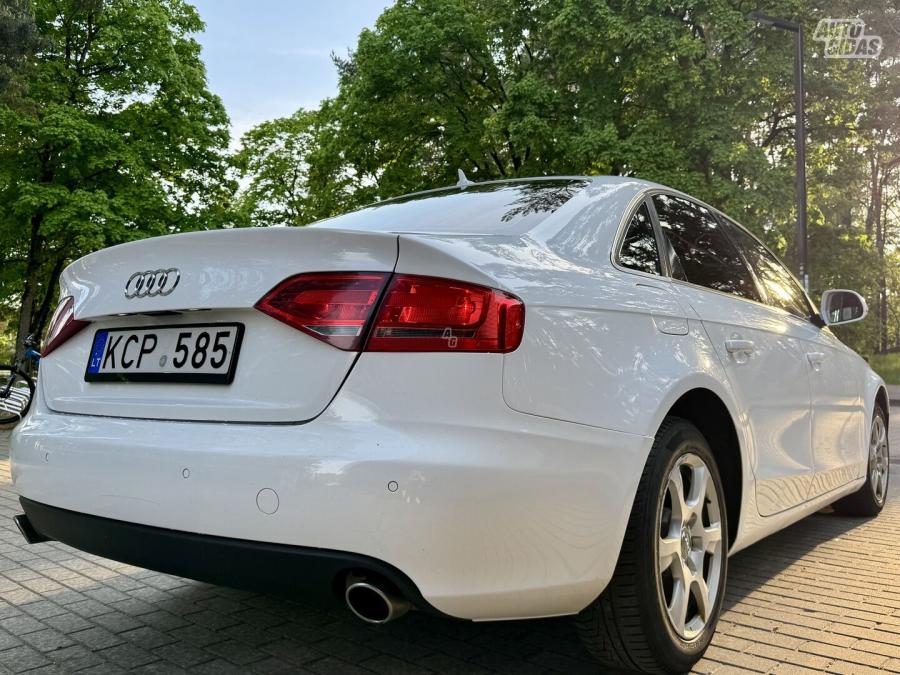 White Audi A4 2010 in Alytus, with an engine capacity of 2.70 L and mileage of 301 thousand km for 6850 €, photo 30 on AUTOMOTO.COM.LV