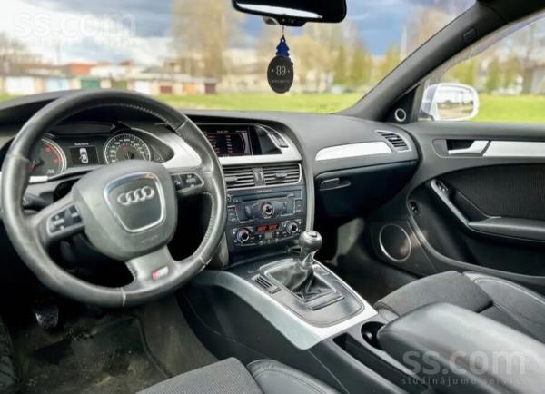 White Audi A4 2010 in Kraslava, with an engine capacity of 2.00 L and mileage of 0 thousand km for 5000 €, photo 7 on AUTOMOTO.COM.LV