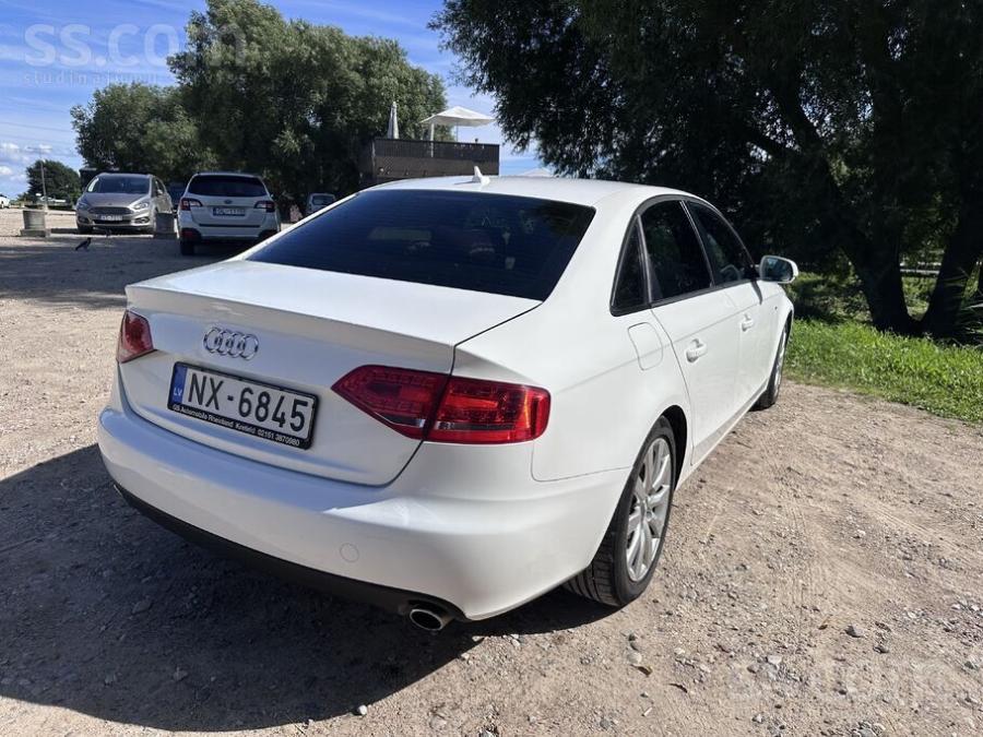 White Audi A4 2010 in Liepaja, with an engine capacity of 3.00 L and mileage of 306 thousand km for 8150 €, photo 4 on AUTOMOTO.COM.LV