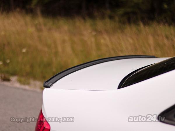 Balts Audi A4 2010 Tallina, ar dzinēja tilpumu 2.00 L un nobraukumu 320 tūkst. km par 4850 €, foto 8 vietnē AUTOMOTO.COM.LV