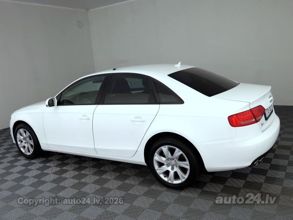 Audi A4 2010 in Tallinn on AUTOMOTO.COM.LV White Audi A4 2010 in Tallinn, with an engine capacity of 2.00 L and mileage of 284 thousand km for 3999 €, photo 5 on AUTOMOTO.COM.LV