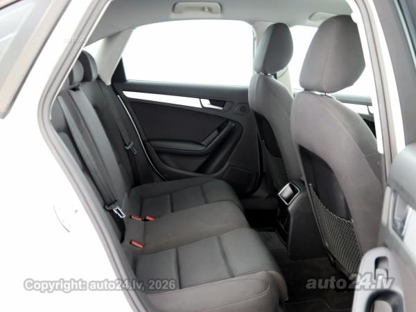 Audi A4 2010 in Tallinn on AUTOMOTO.COM.LV White Audi A4 2010 in Tallinn, with an engine capacity of 2.00 L and mileage of 284 thousand km for 3999 €, photo 8 on AUTOMOTO.COM.LV