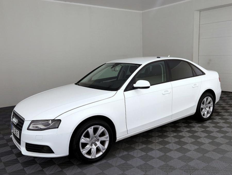 Balts Audi A4 2010 Tallina, ar dzinēja tilpumu 2.00 L un nobraukumu 284 tūkst. km par 3999 €, foto 3 vietnē AUTOMOTO.COM.LV