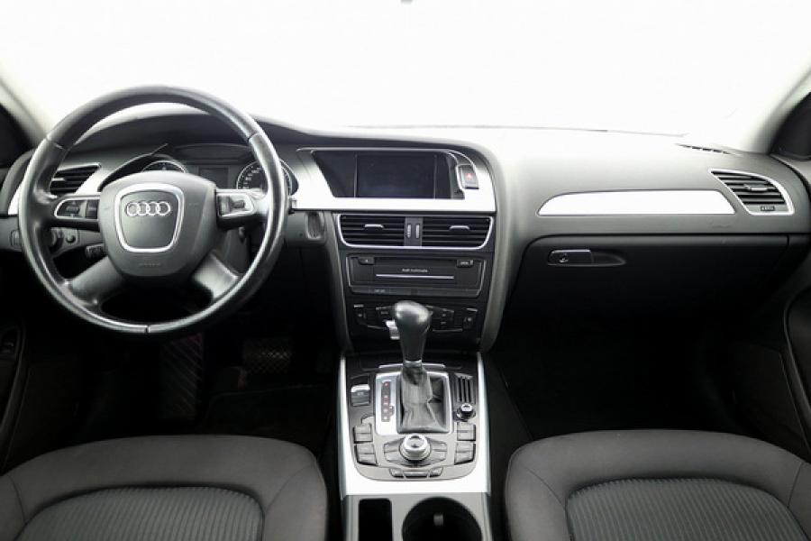 Balts Audi A4 2010 Tallina, ar dzinēja tilpumu 2.00 L un nobraukumu 284 tūkst. km par 3999 €, foto 6 vietnē AUTOMOTO.COM.LV