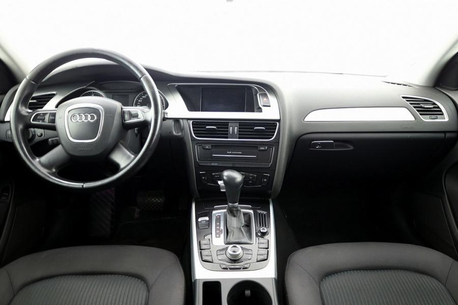 Balts Audi A4 2010 Tallina, ar dzinēja tilpumu 2.00 L un nobraukumu 284 tūkst. km par 3999 €, foto 13 vietnē AUTOMOTO.COM.LV