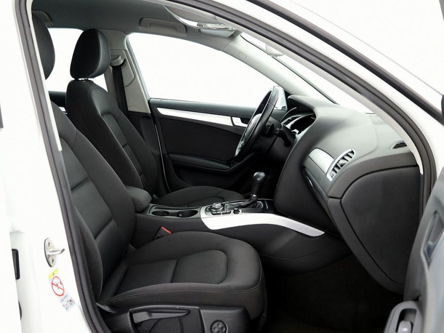 Balts Audi A4 2010 Tallina, ar dzinēja tilpumu 2.00 L un nobraukumu 284 tūkst. km par 3999 €, foto 14 vietnē AUTOMOTO.COM.LV