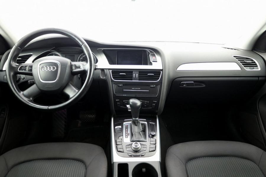 Balts Audi A4 2010 Tallina, ar dzinēja tilpumu 2.00 L un nobraukumu 284 tūkst. km par 3999 €, foto 6 vietnē AUTOMOTO.COM.LV
