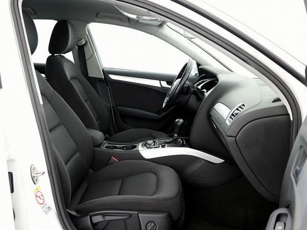 Balts Audi A4 2010 Tallina, ar dzinēja tilpumu 2.00 L un nobraukumu 284 tūkst. km par 3999 €, foto 7 vietnē AUTOMOTO.COM.LV