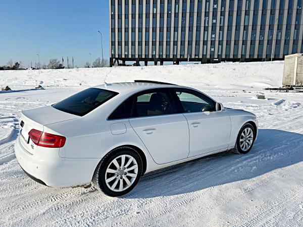 White Audi A4 2011 in Vilnius, with an engine capacity of 1.98 L and mileage of 250 thousand km for 3499 €, photo 1 on AUTOMOTO.COM.LV