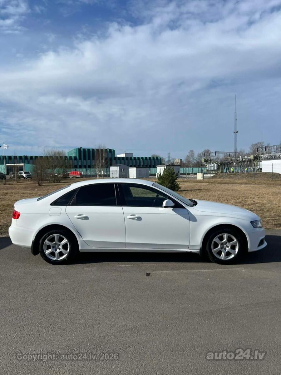 Balts Audi A4 2011 Tallina, ar dzinēja tilpumu 1.80 L un nobraukumu 220 tūkst. km par 6150 €, foto 5 vietnē AUTOMOTO.COM.LV