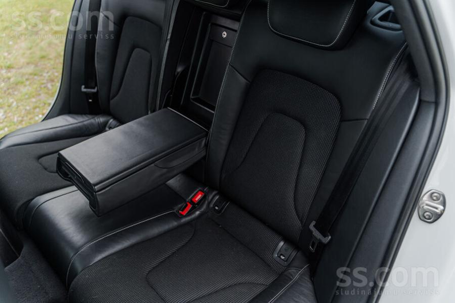 White Audi A4 2011 in Riga, with an engine capacity of 2.00 L and mileage of 255 thousand km for 8500 €, photo 15 on AUTOMOTO.COM.LV