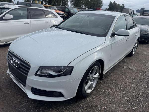 Balts Audi A4 2011 Marijampole, ar dzinēja tilpumu 1.97 L un nobraukumu 286 tūkst. km par 4800 €, foto 1 vietnē AUTOMOTO.COM.LV