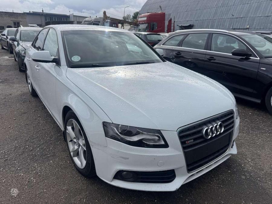 White Audi A4 2011 in Marijampole, with an engine capacity of 1.97 L and mileage of 286 thousand km for 4800 €, photo 3 on AUTOMOTO.COM.LV