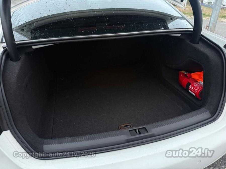 Balts Audi A4 2011 Tallina, ar dzinēja tilpumu 1.80 L un nobraukumu 222 tūkst. km par 6999 €, foto 8 vietnē AUTOMOTO.COM.LV