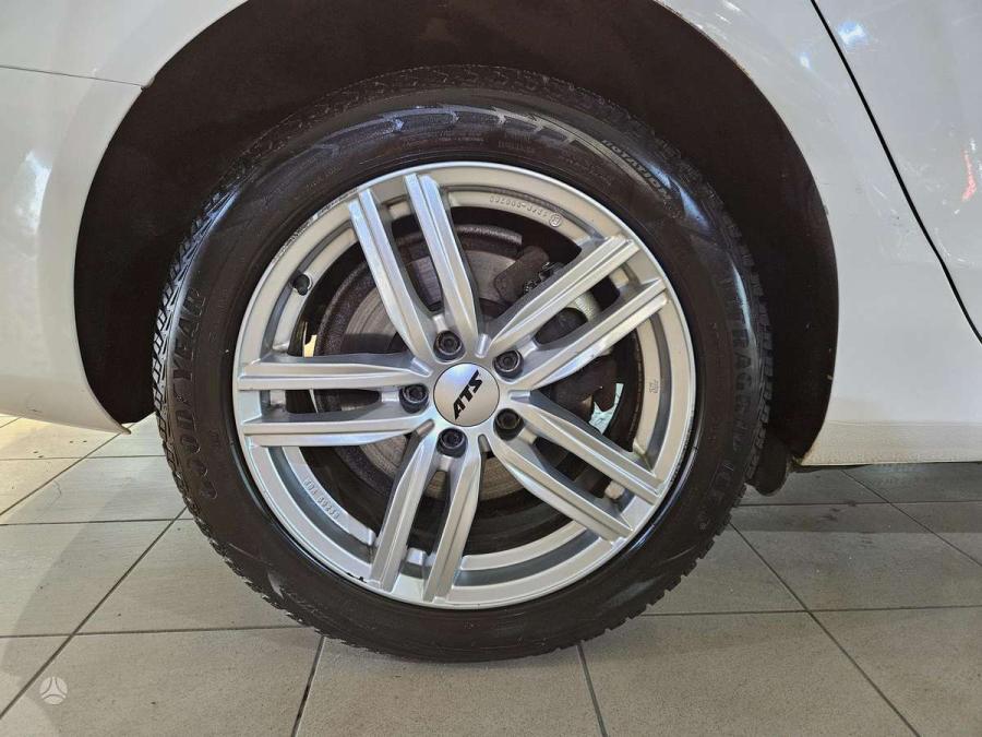 White Audi A4 2011 in Vilnius, with an engine capacity of 1.98 L and mileage of 172 thousand km for 5200 €, photo 11 on AUTOMOTO.COM.LV
