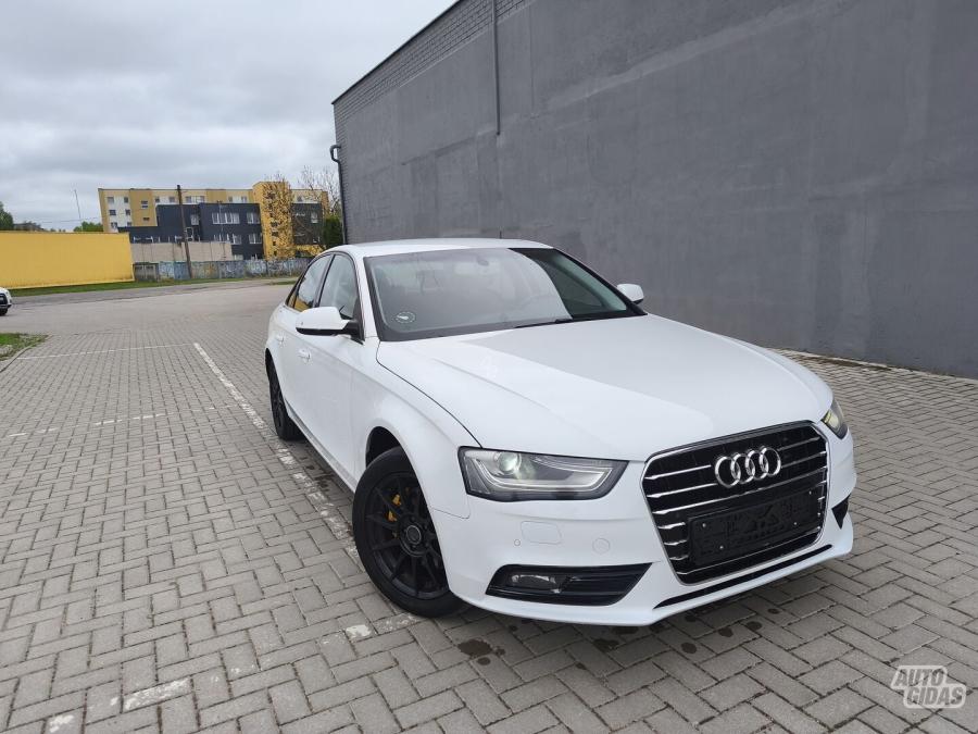 White Audi A4 2012 in Jurbarkas, with an engine capacity of 2.00 L and mileage of 272 thousand km for 6500 €, photo 1 on AUTOMOTO.COM.LV
