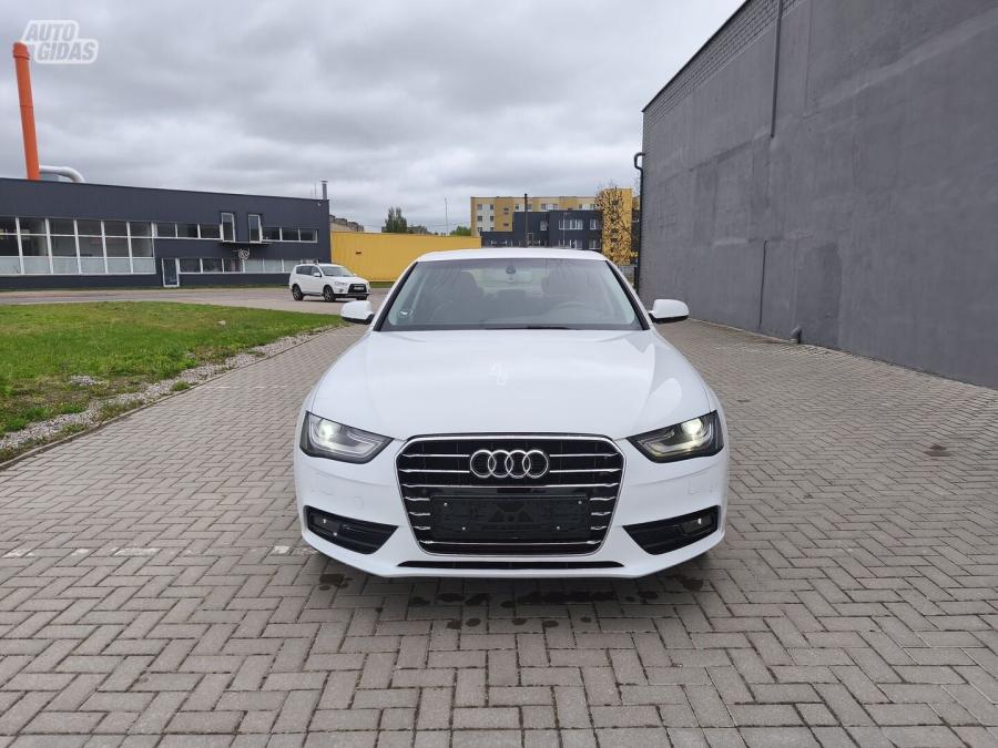 White Audi A4 2012 in Jurbarkas, with an engine capacity of 2.00 L and mileage of 272 thousand km for 6500 €, photo 6 on AUTOMOTO.COM.LV
