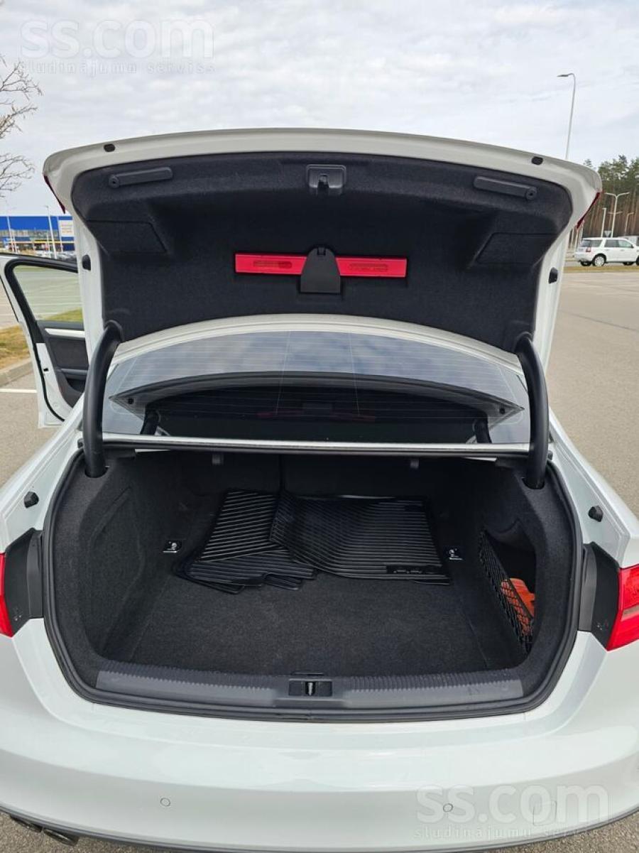 Balts Audi A4 2015 Rīga, ar dzinēja tilpumu 1.80 L un nobraukumu 90 tūkst. km par 13700 €, foto 9 vietnē AUTOMOTO.COM.LV